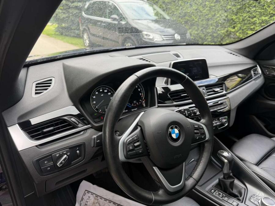 Blue BMW X1 2018 in Kaunas, with an engine capacity of 2.00 L and mileage of 50 thousand km for 15950 €, photo 20 on AUTOMOTO.COM.LV