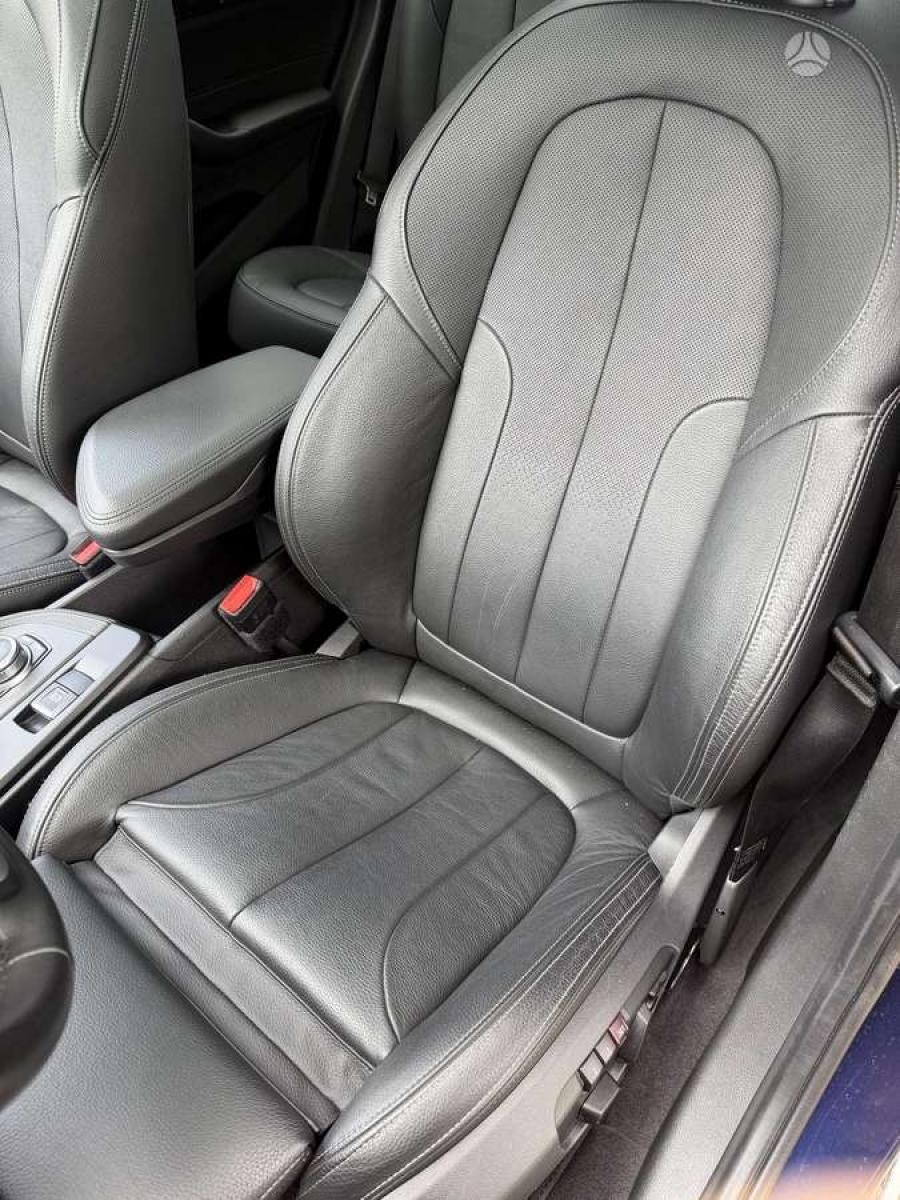 Blue BMW X1 2018 in Kaunas, with an engine capacity of 2.00 L and mileage of 50 thousand km for 15950 €, photo 21 on AUTOMOTO.COM.LV
