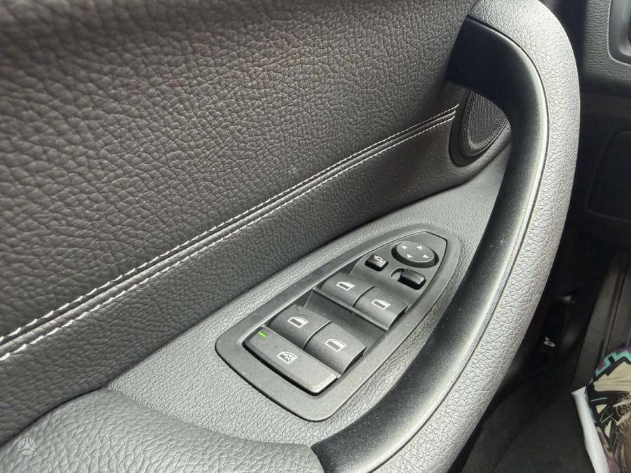 Blue BMW X1 2018 in Kaunas, with an engine capacity of 2.00 L and mileage of 50 thousand km for 15950 €, photo 33 on AUTOMOTO.COM.LV