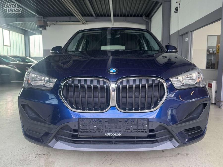 Blue BMW X1 2019 in Kaunas, with an engine capacity of 2.00 L and mileage of 69 thousand km for 23327 €, photo 2 on AUTOMOTO.COM.LV