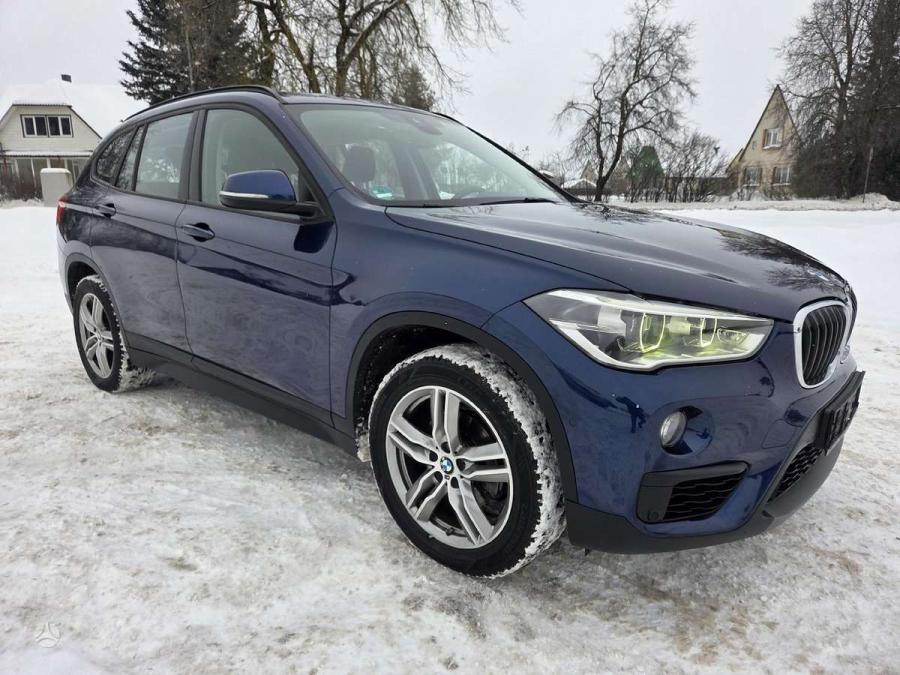 Blue BMW X1 2019 in Utena, with an engine capacity of 2.00 L and mileage of 138 thousand km for 13850 €, photo 3 on AUTOMOTO.COM.LV