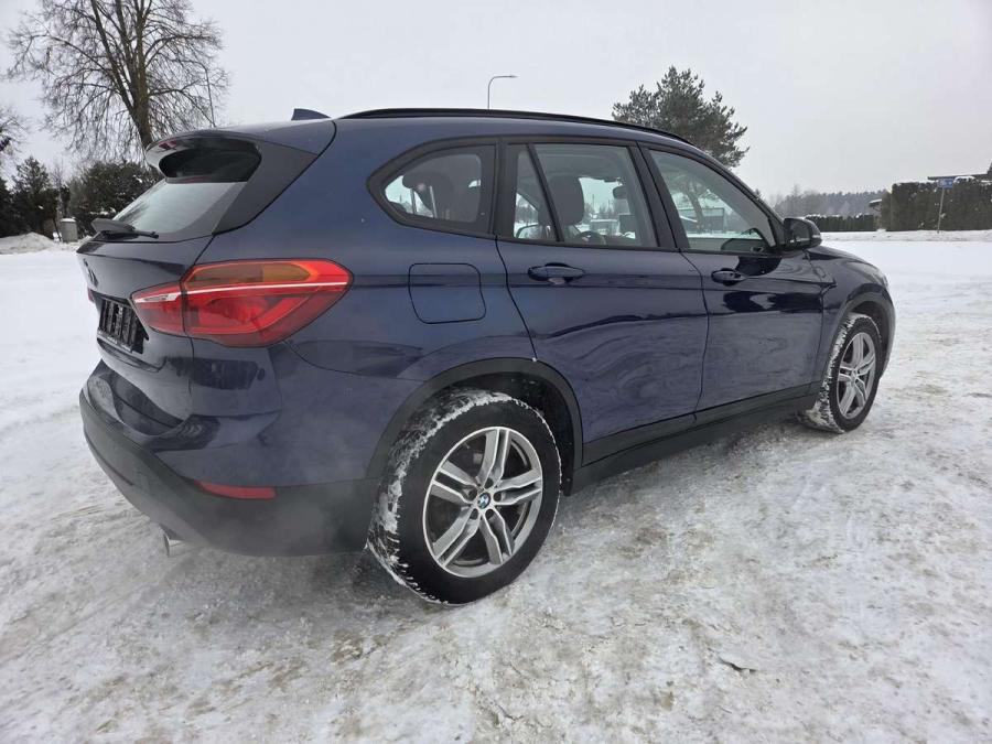 Blue BMW X1 2019 in Utena, with an engine capacity of 2.00 L and mileage of 138 thousand km for 13850 €, photo 5 on AUTOMOTO.COM.LV