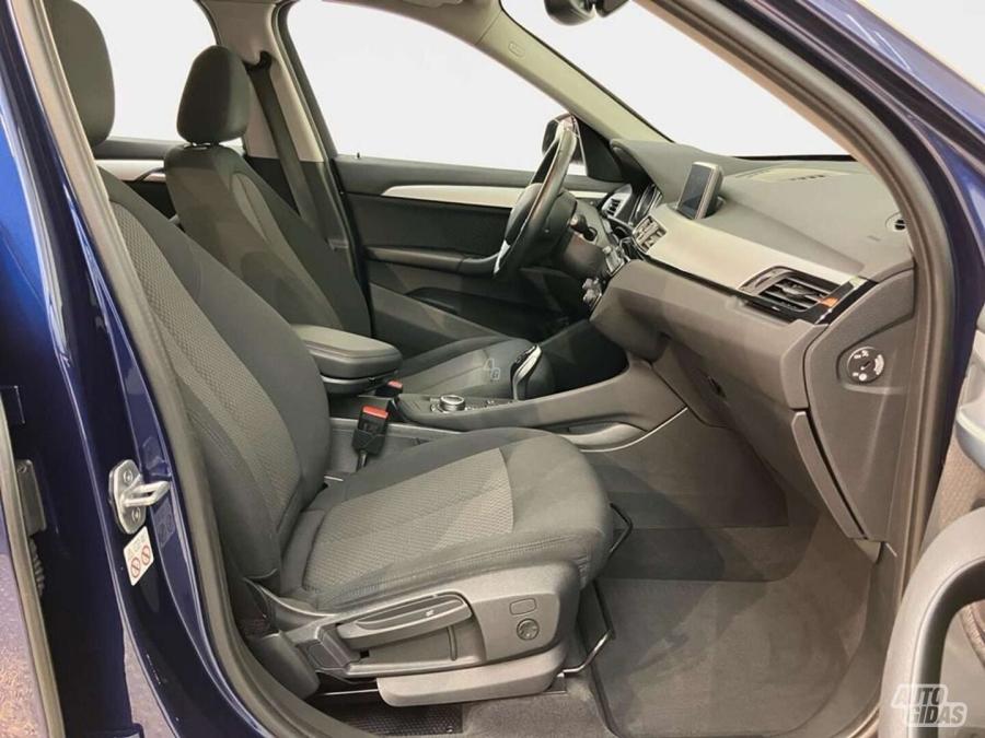 Blue BMW X1 2020 in Kaunas, with an engine capacity of 2.00 L and mileage of 77 thousand km for 27437 €, photo 13 on AUTOMOTO.COM.LV