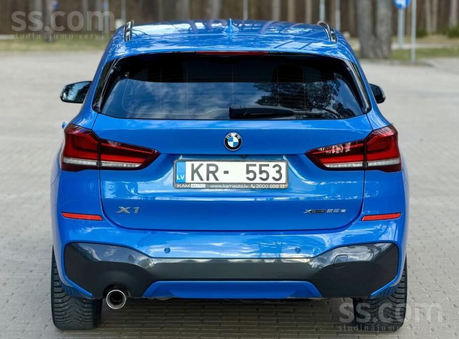 Zils BMW X1 2020 Ogre, ar dzinēja tilpumu 1.50 L un nobraukumu 150 tūkst. km par 22950 €, foto 14 vietnē AUTOMOTO.COM.LV