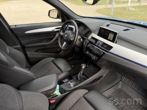 Zils BMW X1 2020 Ogre, ar dzinēja tilpumu 1.50 L un nobraukumu 150 tūkst. km par 22950 €, foto 25 vietnē AUTOMOTO.COM.LV