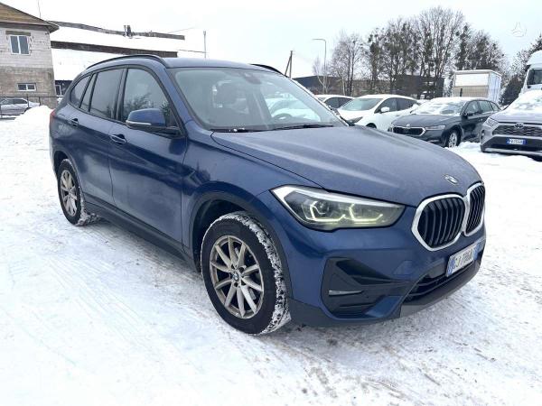 Blue BMW X1 2022 in Kaunas, with an engine capacity of 2.00 L and mileage of 171 thousand km for 11900 €, photo 3 on AUTOMOTO.COM.LV