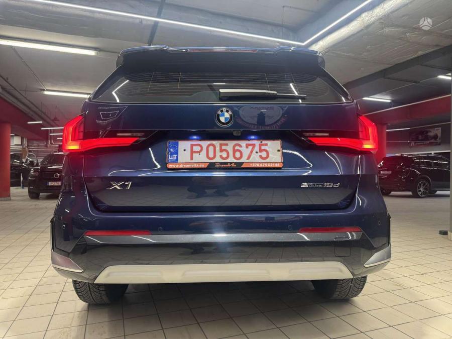 Blue BMW X1 2022 in Vilnius, with an engine capacity of 2.00 L and mileage of 186 thousand km for 28435 €, photo 8 on AUTOMOTO.COM.LV