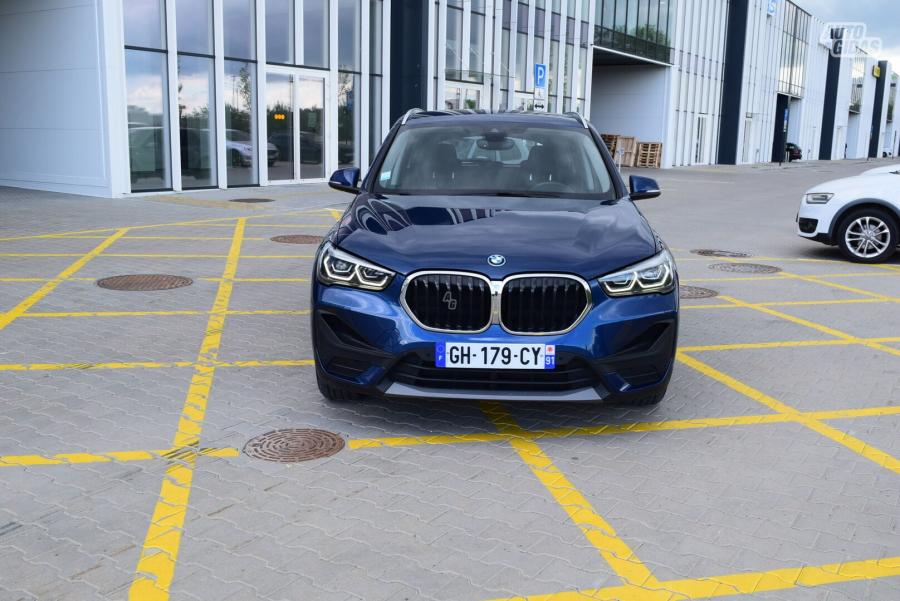 Blue BMW X1 2022 in Vilnius, with an engine capacity of 1.50 L and mileage of 109 thousand km for 17300 €, photo 3 on AUTOMOTO.COM.LV