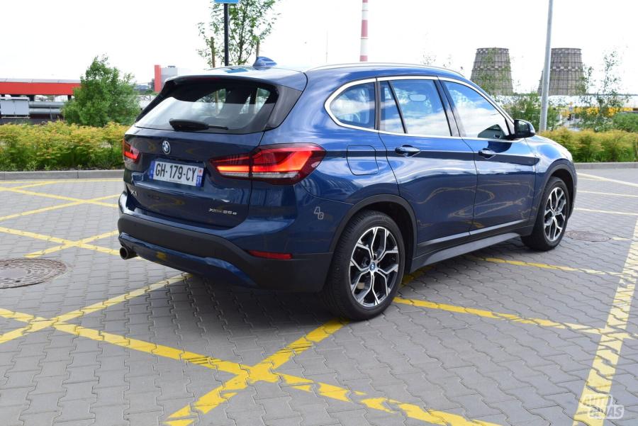Blue BMW X1 2022 in Vilnius, with an engine capacity of 1.50 L and mileage of 109 thousand km for 17300 €, photo 6 on AUTOMOTO.COM.LV