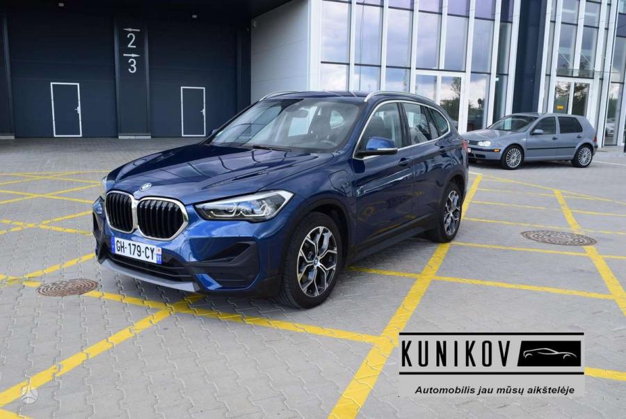 Blue BMW X1 2022 in Vilnius, with an engine capacity of 1.50 L and mileage of 109 thousand km for 16500 €, photo 1 on AUTOMOTO.COM.LV