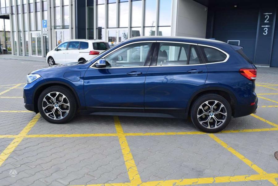 Blue BMW X1 2022 in Vilnius, with an engine capacity of 1.50 L and mileage of 109 thousand km for 16500 €, photo 9 on AUTOMOTO.COM.LV