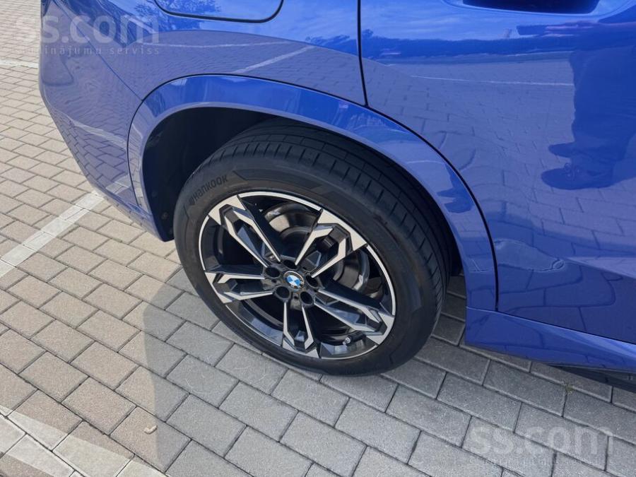 Blue BMW X1 2023 in Riga, with an engine capacity of 1.50 L and mileage of 29 thousand km for 38000 €, photo 4 on AUTOMOTO.COM.LV