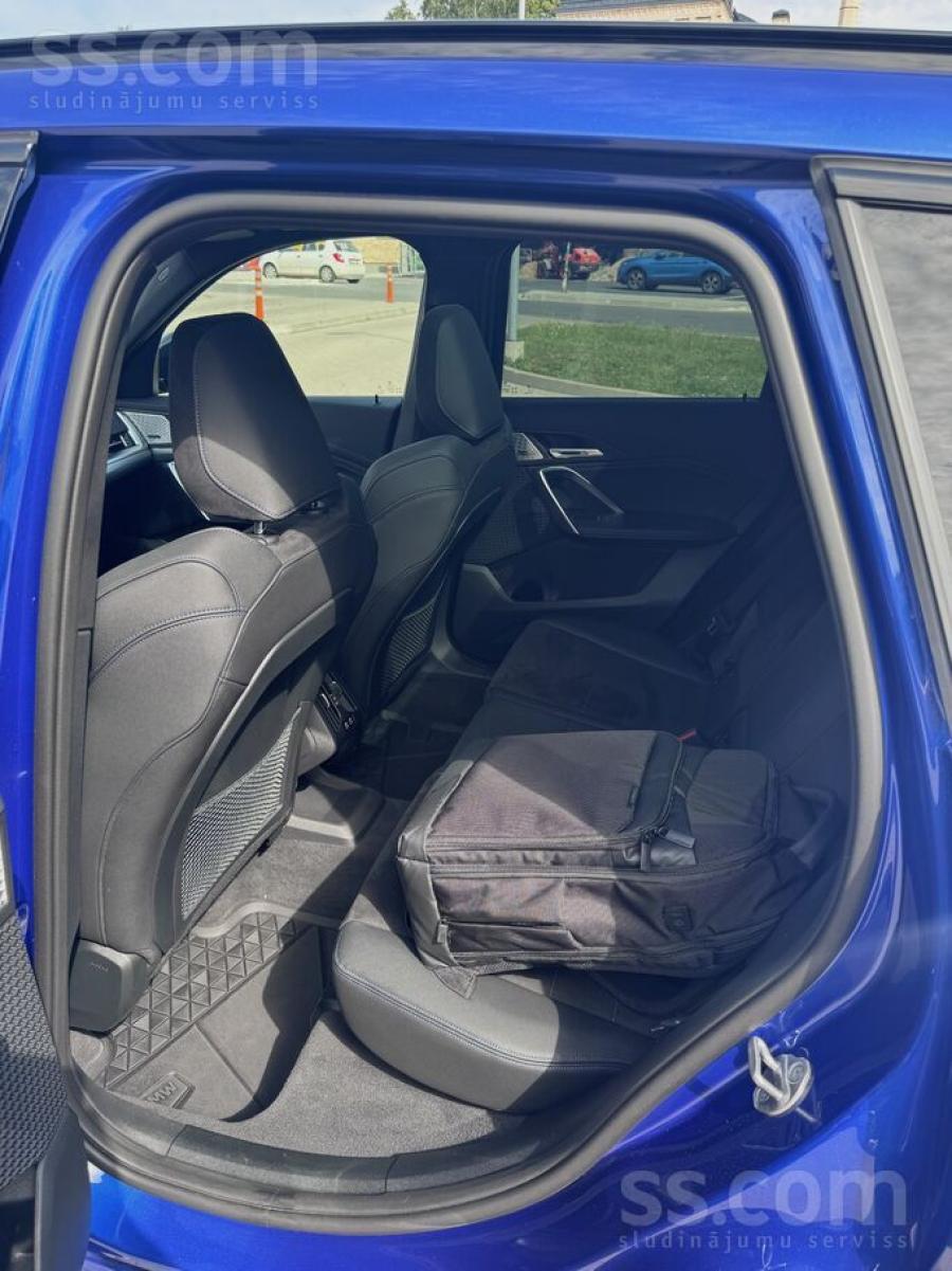 Blue BMW X1 2023 in Riga, with an engine capacity of 1.50 L and mileage of 29 thousand km for 38000 €, photo 5 on AUTOMOTO.COM.LV