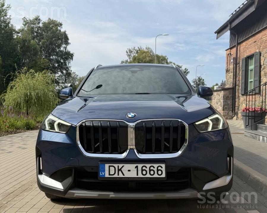Zils BMW X1 2023 Rēzekne, ar dzinēja tilpumu 2.00 L un nobraukumu 173 tūkst. km par 28990 €, foto 1 vietnē AUTOMOTO.COM.LV