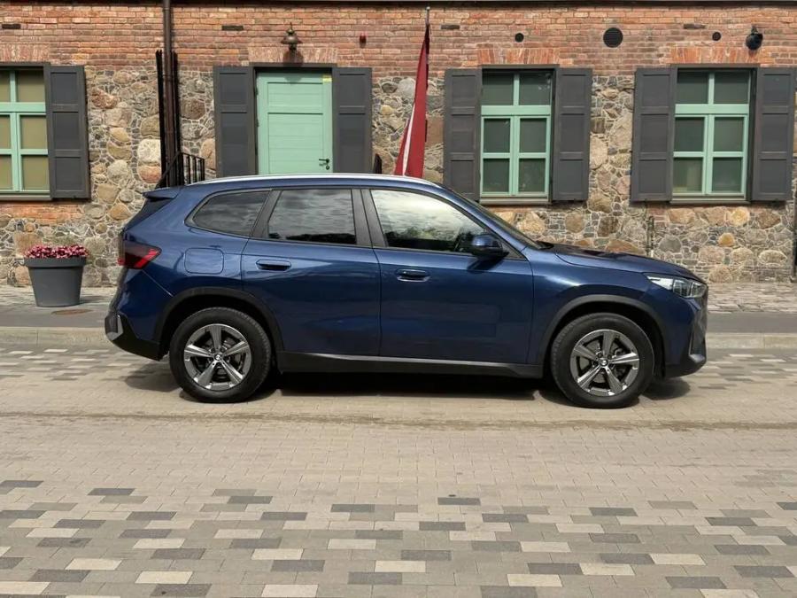 Blue BMW X1 2023 in Rezekne, with an engine capacity of 2.00 L and mileage of 173 thousand km for 28990 €, photo 5 on AUTOMOTO.COM.LV