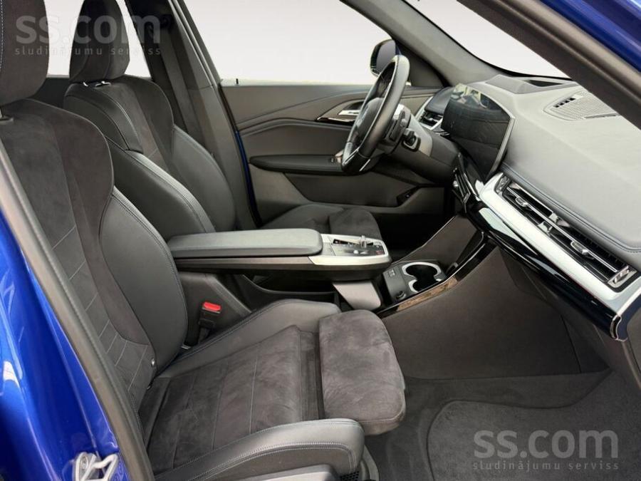 Blue BMW X1 2023 in Riga, with an engine capacity of 1.50 L and mileage of 104 thousand km for 35900 €, photo 7 on AUTOMOTO.COM.LV