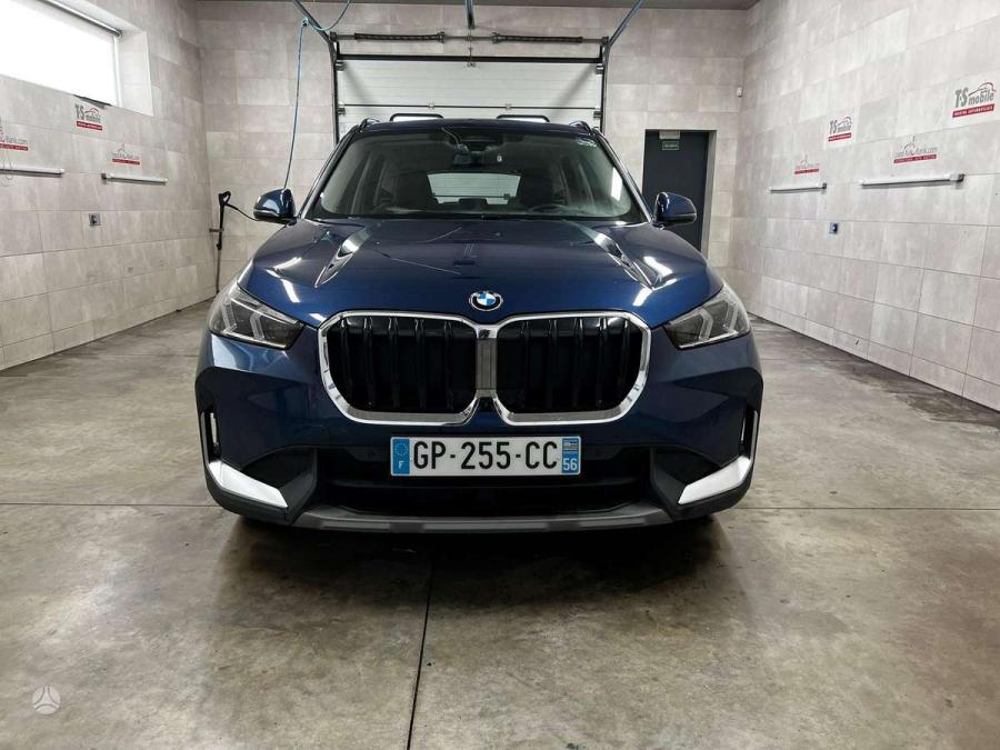 Blue BMW X1 2023 in Marijampole, with an engine capacity of 1.50 L and mileage of 107 thousand km for 30855 €, photo 3 on AUTOMOTO.COM.LV