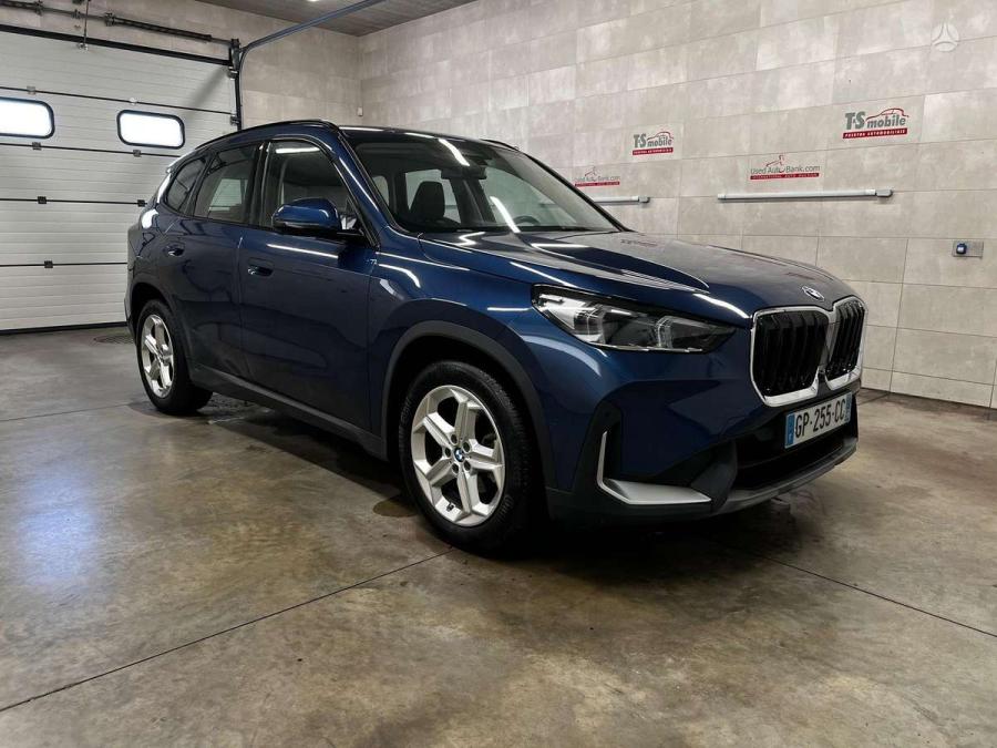 Blue BMW X1 2023 in Marijampole, with an engine capacity of 1.50 L and mileage of 107 thousand km for 30855 €, photo 4 on AUTOMOTO.COM.LV