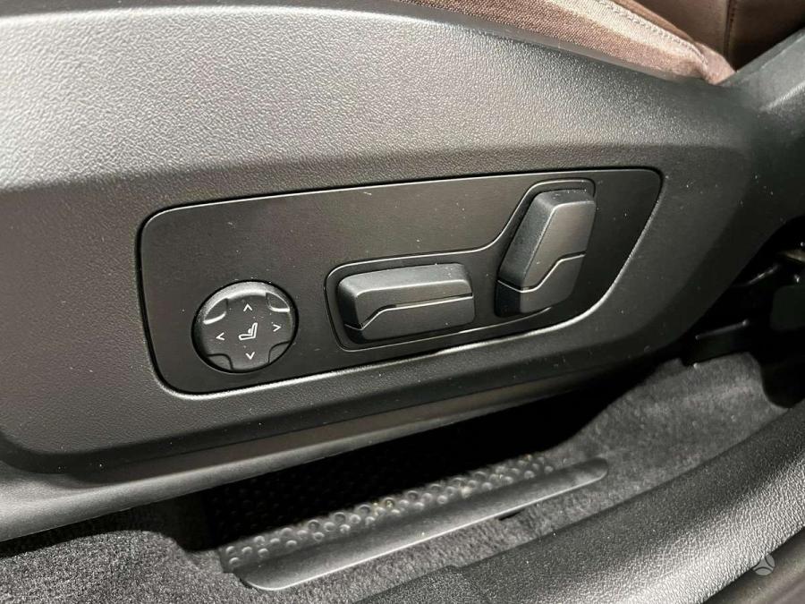 Blue BMW X1 2023 in Marijampole, with an engine capacity of 1.50 L and mileage of 107 thousand km for 30855 €, photo 13 on AUTOMOTO.COM.LV