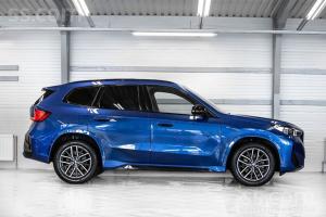 Blue BMW X1 2024 in Tukums, with an engine capacity of 1.50 L and mileage of 0 thousand km for 45500 €, photo 5 on AUTOMOTO.COM.LV