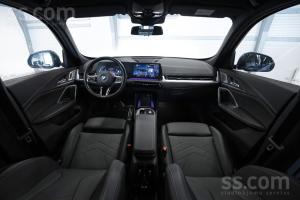 Blue BMW X1 2024 in Tukums, with an engine capacity of 1.50 L and mileage of 0 thousand km for 45500 €, photo 12 on AUTOMOTO.COM.LV
