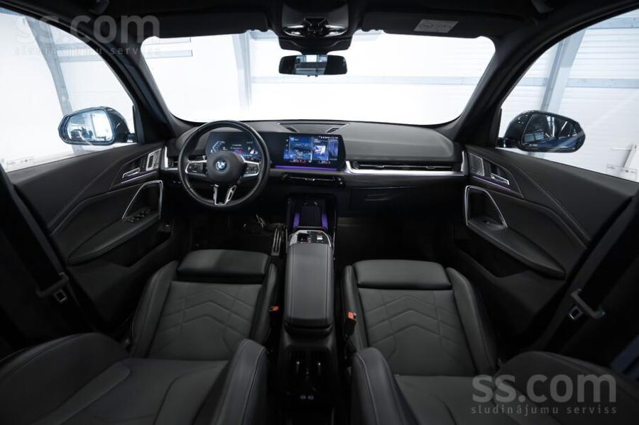 Blue BMW X1 2024 in Tukums, with an engine capacity of 1.50 L and mileage of 0 thousand km for 45500 €, photo 12 on AUTOMOTO.COM.LV