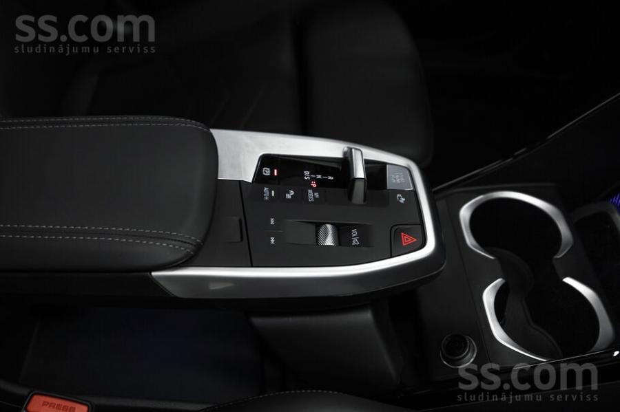 Blue BMW X1 2024 in Tukums, with an engine capacity of 1.50 L and mileage of 0 thousand km for 45500 €, photo 20 on AUTOMOTO.COM.LV