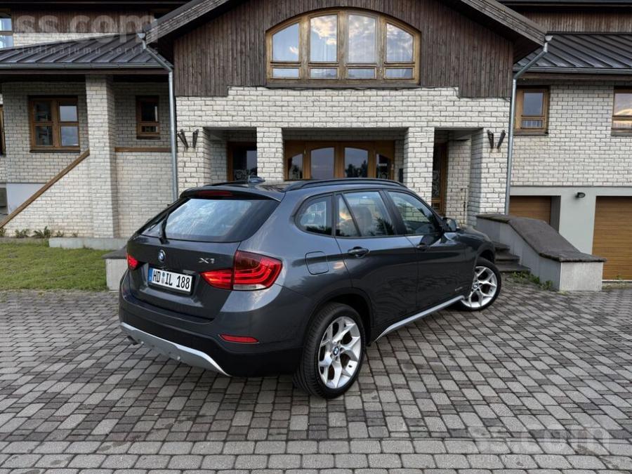 Zils BMW X1 2015 Cēsis, ar dzinēja tilpumu 2.00 L un nobraukumu 260 tūkst. km par 8950 €, foto 7 vietnē AUTOMOTO.COM.LV