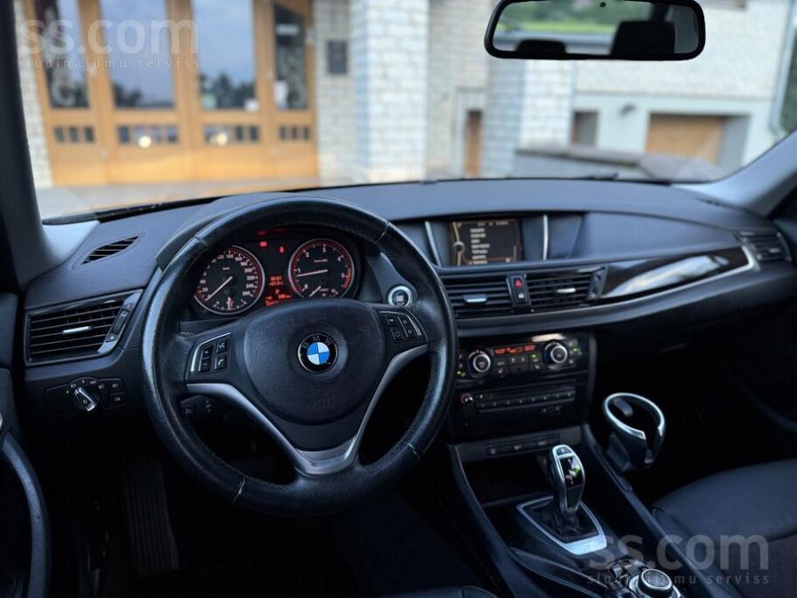 Zils BMW X1 2015 Cēsis, ar dzinēja tilpumu 2.00 L un nobraukumu 260 tūkst. km par 8950 €, foto 11 vietnē AUTOMOTO.COM.LV