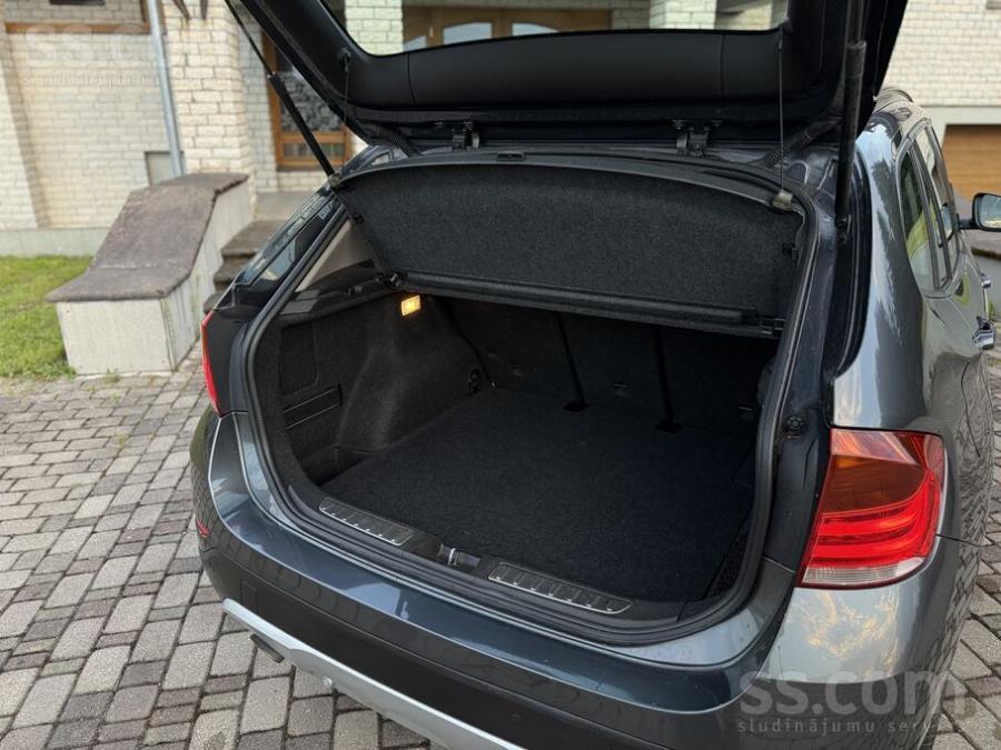 Zils BMW X1 2015 Cēsis, ar dzinēja tilpumu 2.00 L un nobraukumu 260 tūkst. km par 8950 €, foto 18 vietnē AUTOMOTO.COM.LV