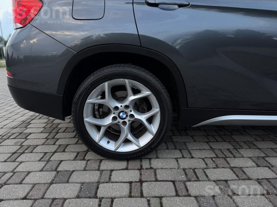 Zils BMW X1 2015 Cēsis, ar dzinēja tilpumu 2.00 L un nobraukumu 260 tūkst. km par 8950 €, foto 22 vietnē AUTOMOTO.COM.LV