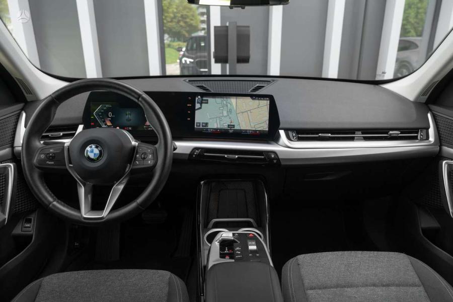 Zils BMW X1 2022 Viļņa, ar dzinēja tilpumu 1.50 L un nobraukumu 31 tūkst. km par 32000 €, foto 16 vietnē AUTOMOTO.COM.LV