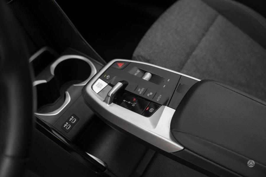 Zils BMW X1 2022 Viļņa, ar dzinēja tilpumu 1.50 L un nobraukumu 31 tūkst. km par 32000 €, foto 35 vietnē AUTOMOTO.COM.LV