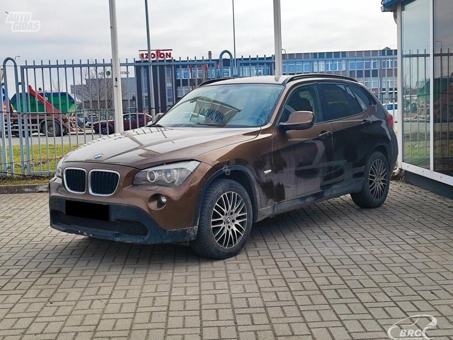 Brown BMW X1 2009 in Avizieniai, with an engine capacity of 2.00 L and mileage of 304 thousand km for 4900 €, photo 1 on AUTOMOTO.COM.LV