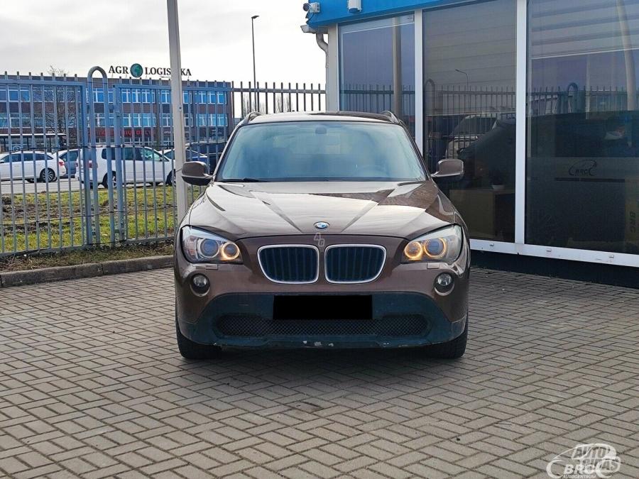 Brown BMW X1 2009 in Avizieniai, with an engine capacity of 2.00 L and mileage of 304 thousand km for 4900 €, photo 27 on AUTOMOTO.COM.LV