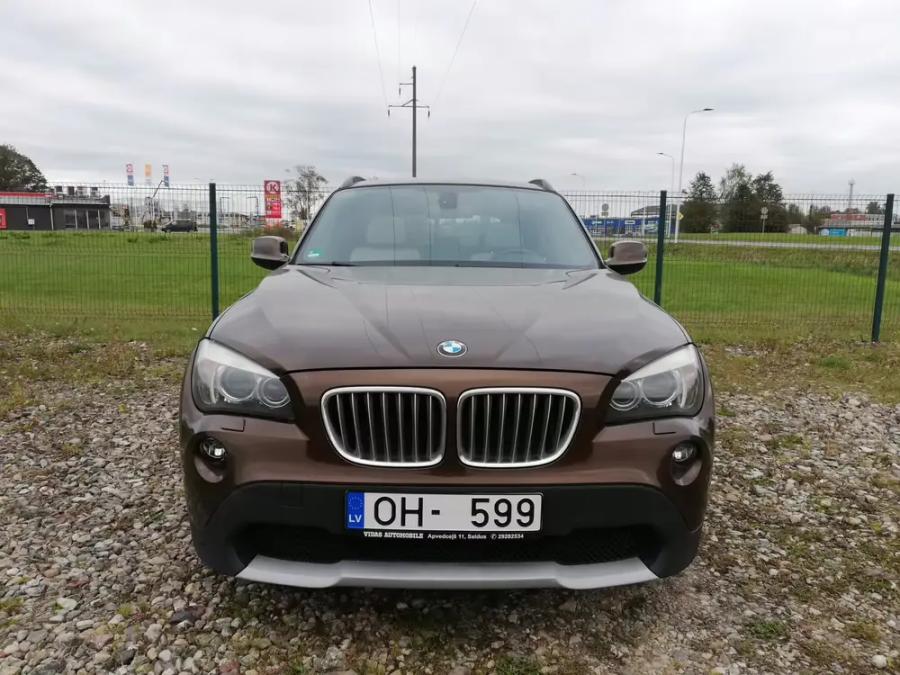 Brown BMW X1 2009 in Saldus, with an engine capacity of 2.00 L and mileage of 292 thousand km for 7700 €, photo 6 on AUTOMOTO.COM.LV