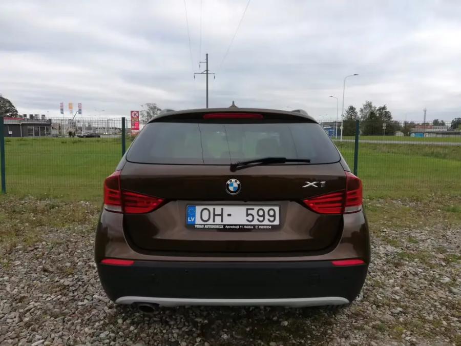 Brown BMW X1 2009 in Saldus, with an engine capacity of 2.00 L and mileage of 292 thousand km for 7700 €, photo 7 on AUTOMOTO.COM.LV