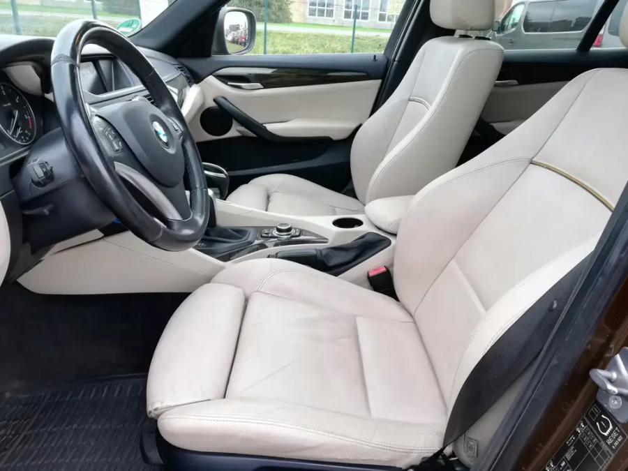 Brown BMW X1 2009 in Saldus, with an engine capacity of 2.00 L and mileage of 292 thousand km for 7700 €, photo 8 on AUTOMOTO.COM.LV