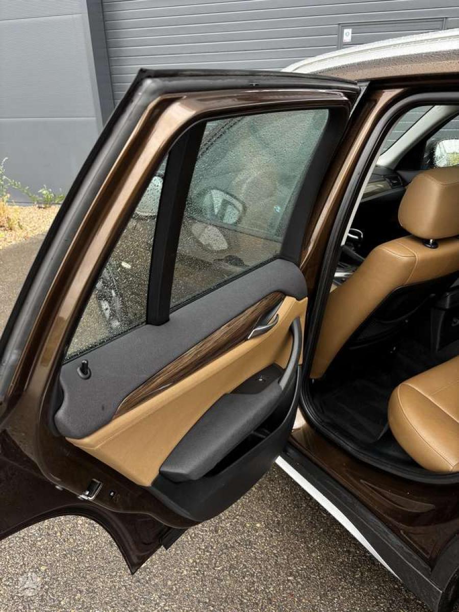 Brūns BMW X1 2009 Viļņa, ar dzinēja tilpumu 2.00 L un nobraukumu 248 tūkst. km par 7150 €, foto 18 vietnē AUTOMOTO.COM.LV