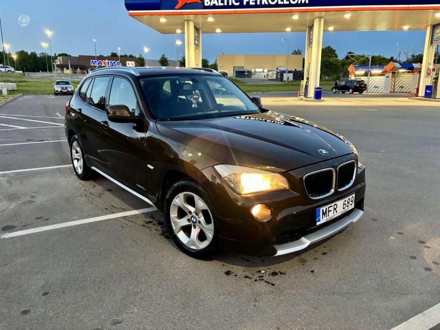 Brown BMW X1 2009 in Vilnius, with an engine capacity of 2.00 L and mileage of 340 thousand km for 4100 €, photo 1 on AUTOMOTO.COM.LV