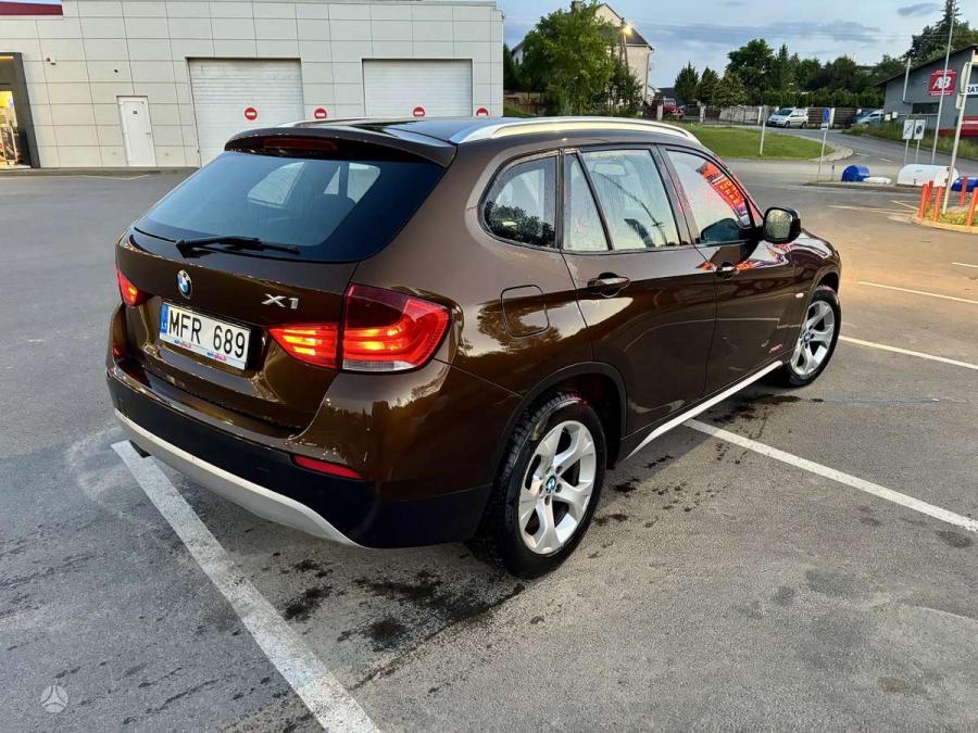 Brown BMW X1 2009 in Vilnius, with an engine capacity of 2.00 L and mileage of 340 thousand km for 4100 €, photo 4 on AUTOMOTO.COM.LV