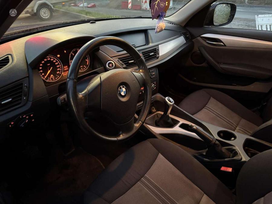 Brown BMW X1 2009 in Vilnius, with an engine capacity of 2.00 L and mileage of 340 thousand km for 4100 €, photo 8 on AUTOMOTO.COM.LV