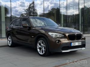 Brown BMW X1 2009 in Riga, with an engine capacity of 2.00 L and mileage of 297 thousand km for 6900 €, photo 3 on AUTOMOTO.COM.LV
