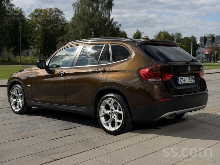 Brown BMW X1 2009 in Riga, with an engine capacity of 2.00 L and mileage of 297 thousand km for 6900 €, photo 5 on AUTOMOTO.COM.LV