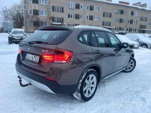 Brown BMW X1 2010 in Kuldiga, with an engine capacity of 2.00 L and mileage of 288 thousand km for 7290 €, photo 4 on AUTOMOTO.COM.LV