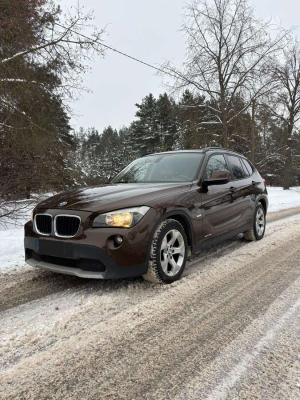 Brown BMW X1 2010 in Kaunas, with an engine capacity of 2.00 L and mileage of 260 thousand km for 7700 €, photo 3 on AUTOMOTO.COM.LV