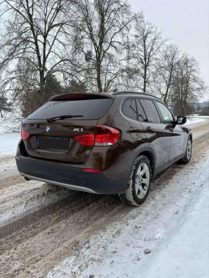 Brown BMW X1 2010 in Kaunas, with an engine capacity of 2.00 L and mileage of 260 thousand km for 7700 €, photo 6 on AUTOMOTO.COM.LV
