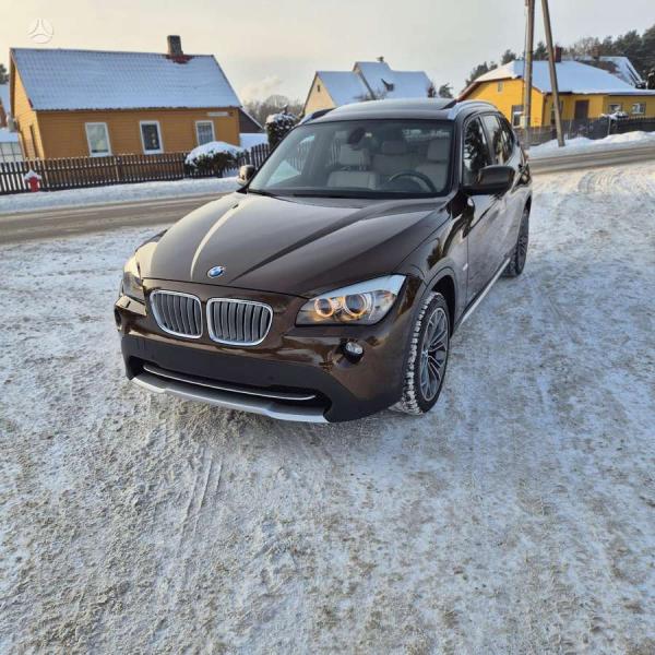 Brown BMW X1 2010 in Kazlu Ruda, with an engine capacity of 2.00 L and mileage of 128 thousand km for 6999 €, photo 2 on AUTOMOTO.COM.LV