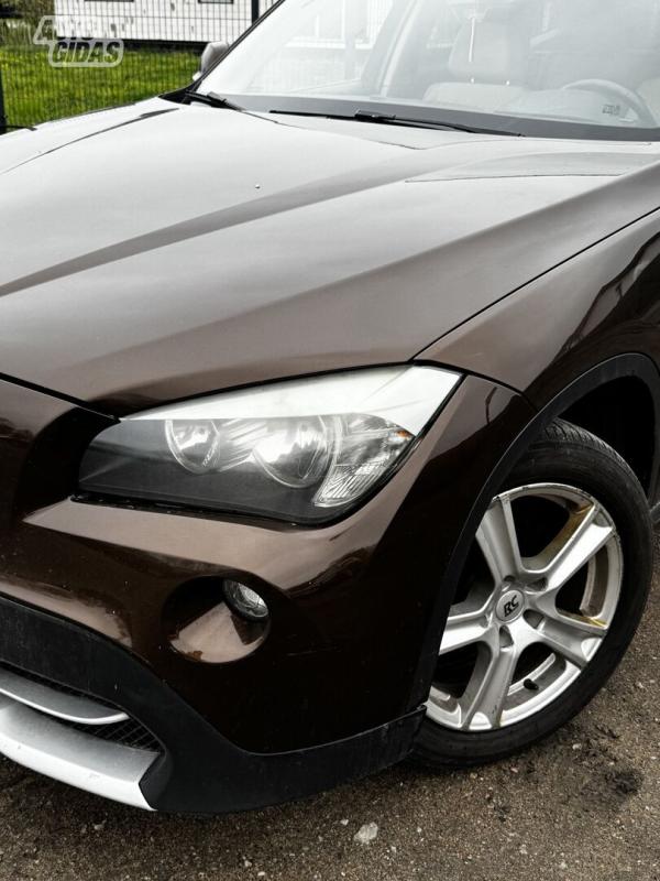 Brown BMW X1 2010 in Klaipeda, with an engine capacity of 2.00 L and mileage of 371 thousand km for 5399 €, photo 2 on AUTOMOTO.COM.LV