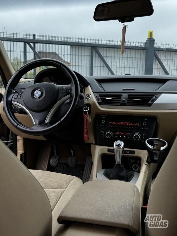 Brown BMW X1 2010 in Klaipeda, with an engine capacity of 2.00 L and mileage of 371 thousand km for 5399 €, photo 8 on AUTOMOTO.COM.LV